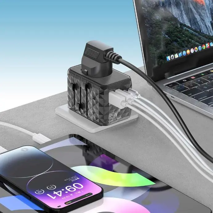 Powerology Universal Multi-Port Travel Adapter PD 65W